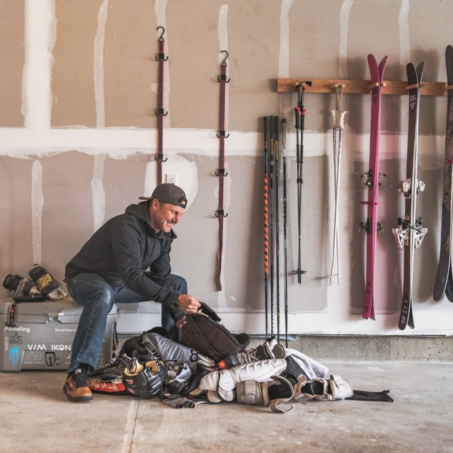 UTTy Portable Gear Hanger | SportChek