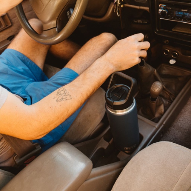 YETI Rambler Calgary Flames 26 oz Bottle with Chug Cap | SportChek