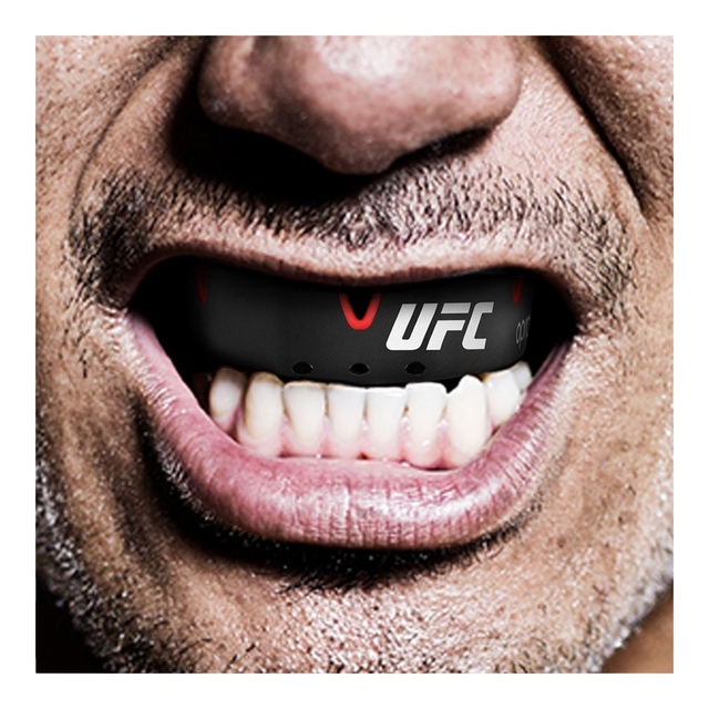 OPRO UFC Silver Youth Mouthguard | SportChek