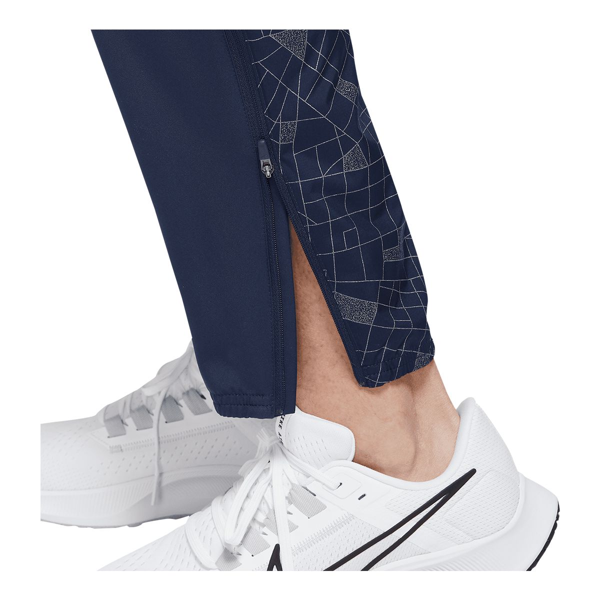 Nike Men's Run Challenger Woven Flash Pants | Sportchek