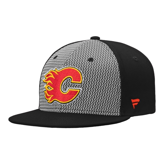 Calgary Flames Fanatics Versalux Fitted Hat, NHL, Hockey | SportChek