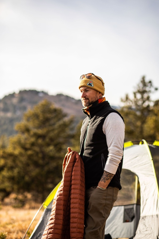 Fieldsheer Men's Mobile Warming Trek Heated Vest with 7.4V Battery | SportChek